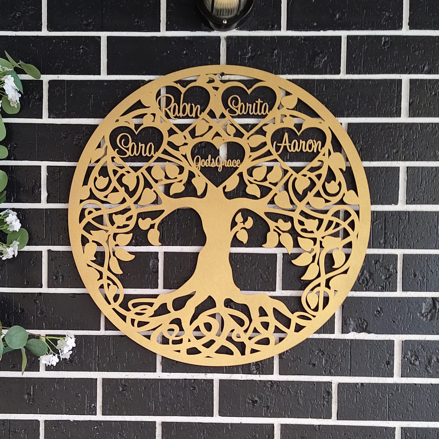 Laser Cut Family Tree Round - Up to 15 Hearts - Hot Cut